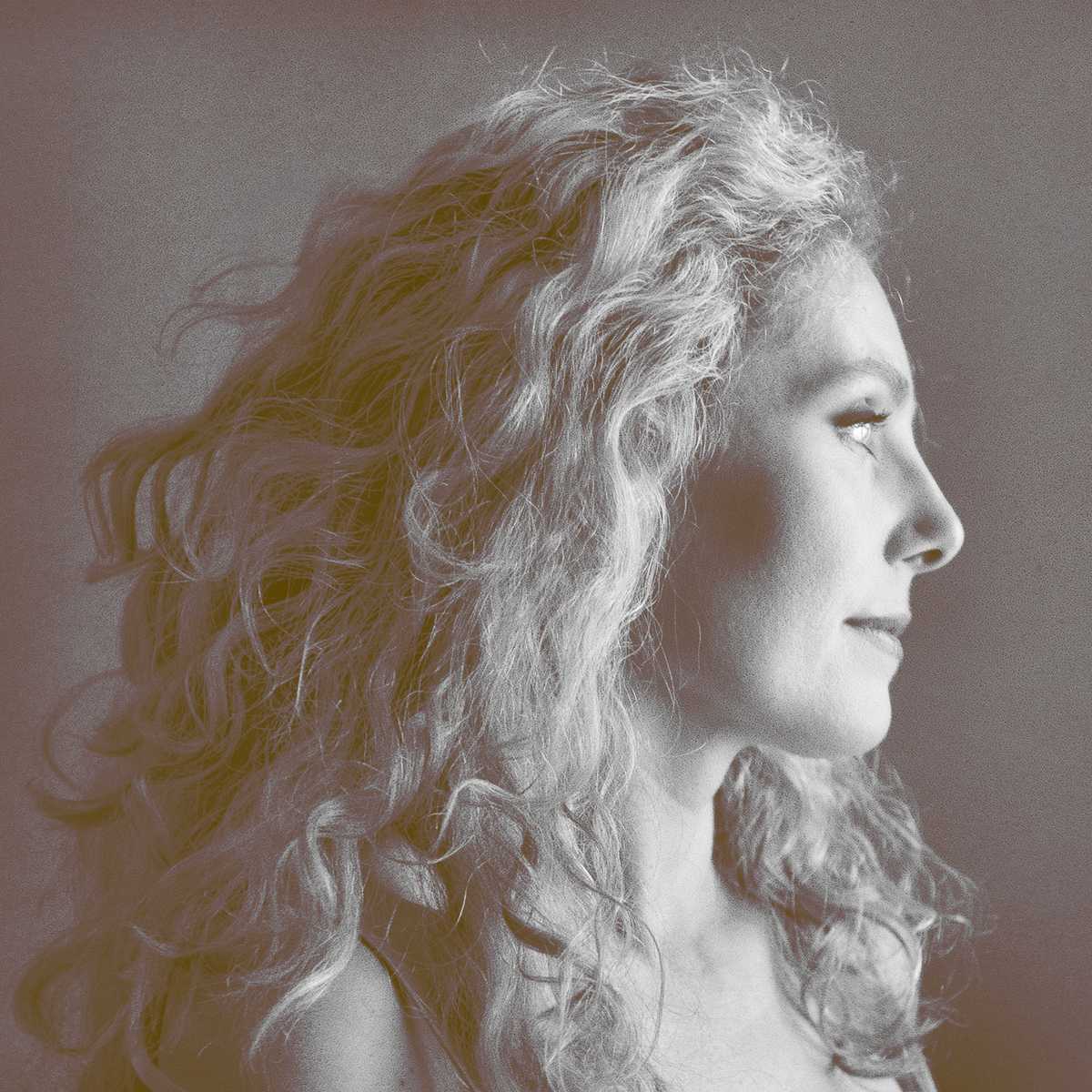 Biography | Clara Ponty